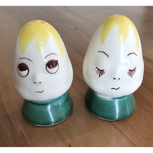 Kitchen | Vintage Anthropomorphic Ceramic Egg Shaped Salt Pepper ...